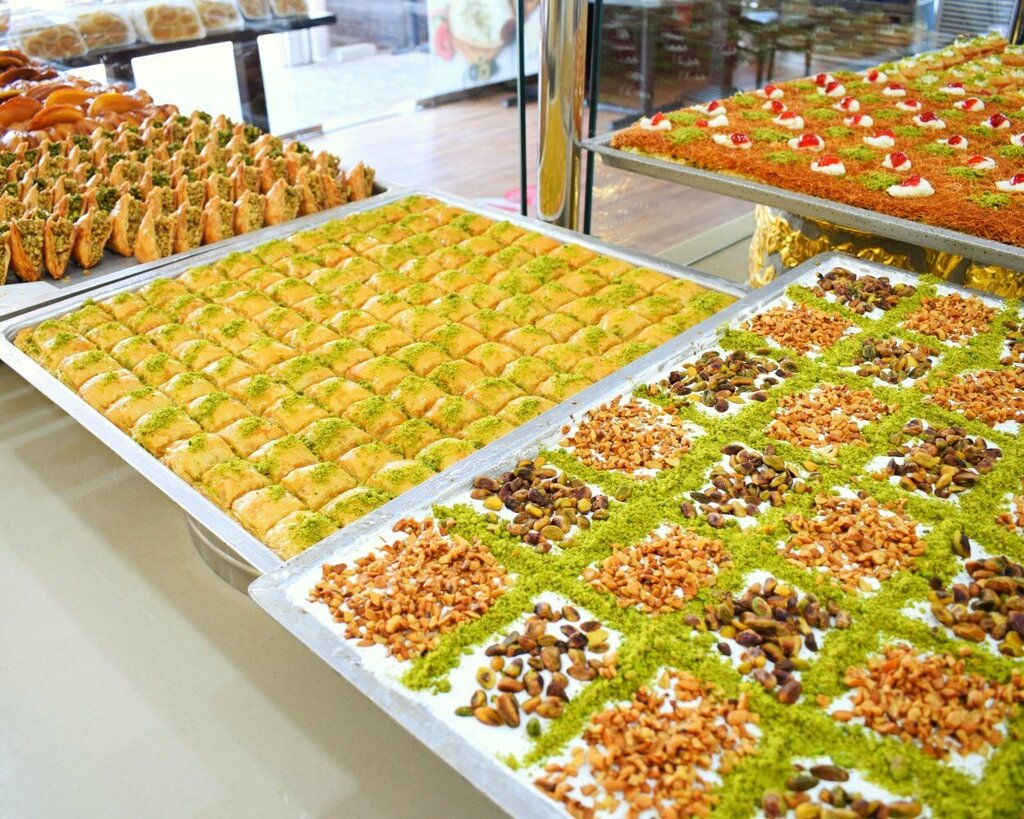 Pasta, şekerleme ve tatlı Feras Sweets, Ummül‑Kayveyn Emirliği, foto