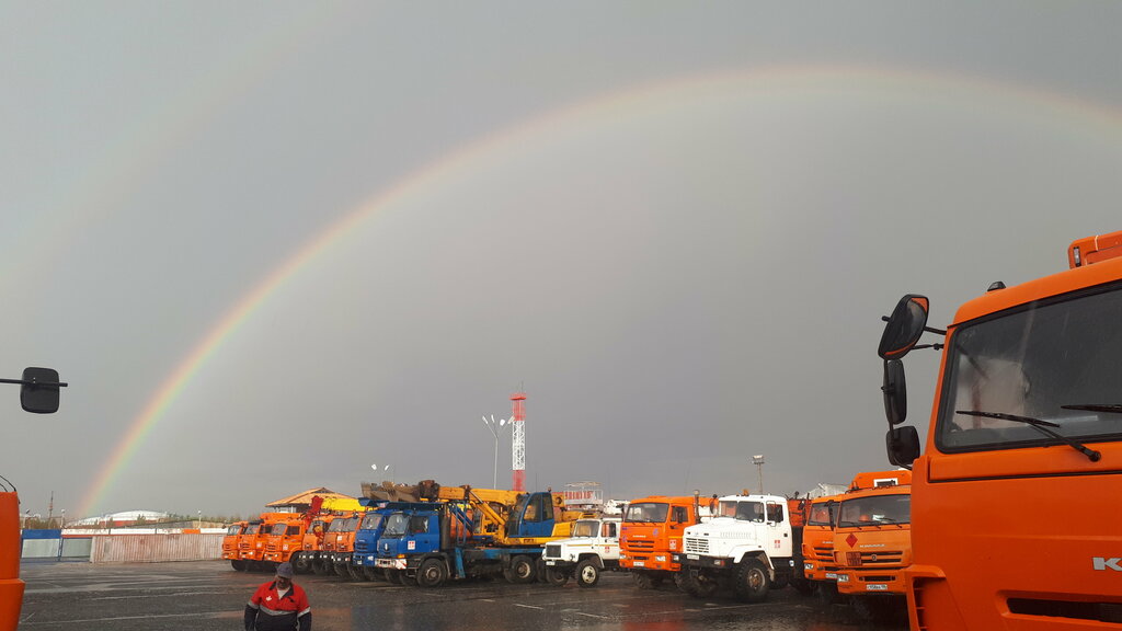 Otopark ve tamirhaneler Автоколонна № 8 Когалымского УТТ, Hantı‑Mansi Özerk Okrugu, foto