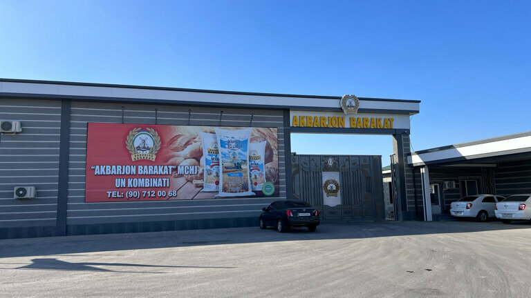 Un ve tahıllar Akbarjon Barakat, , foto