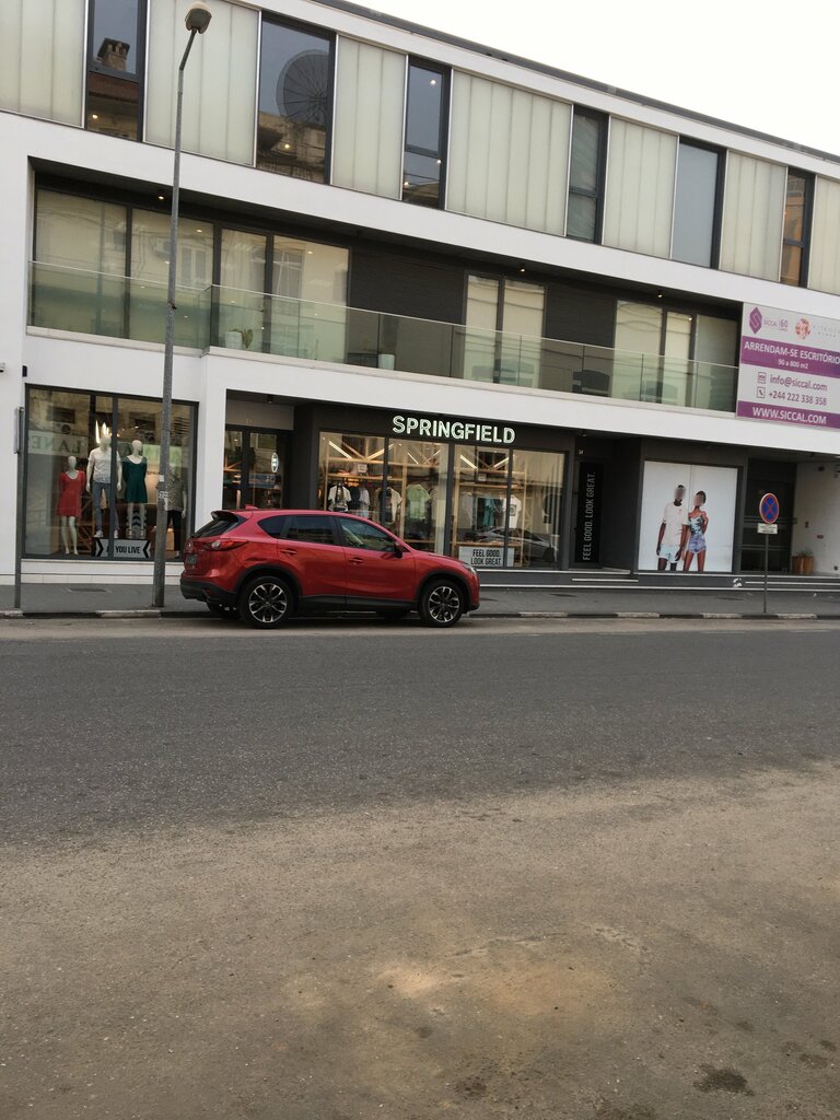 Giyim mağazası Springfield, Loanda, foto