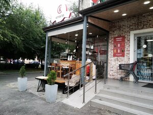 Коллектив (Abdulhakima Ismailova Street No:2), kahve dükkanları  Makhachkala'dan