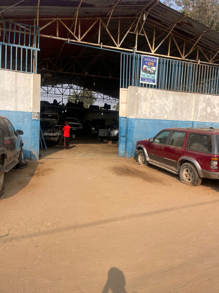 Otomobil servisi Auto Paulino, Loanda, foto