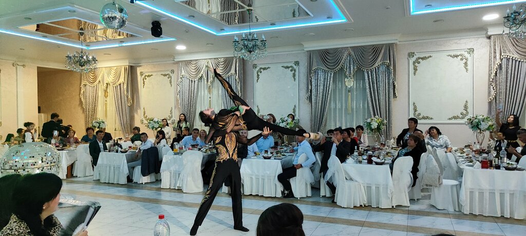 Düğün, toplantı salonu Bekhetle, Astrahanskaya oblastı, foto