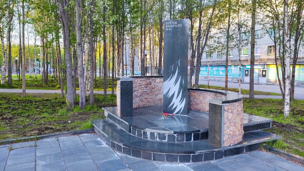 Anıt, heykel Воинам-интернационалистам, Kovdor, foto