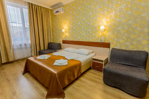 Юг- отель (Sevastopolskaia Street No:32, Gelendzhik), otel  Gelencik'ten