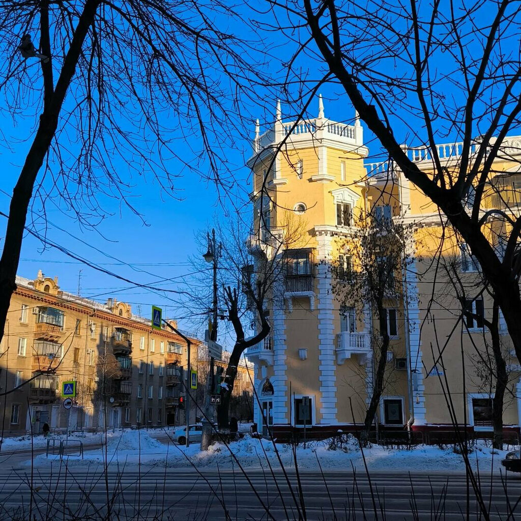 Turistik yerler Дом с восьмигранной башней, Magnitogorsk, foto