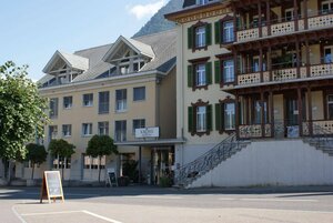 Hotel Krone Buochs (Dorfplatz No:2, Buochs), otel  Nidwalden'den