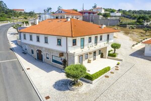 Rito Hall da Serra (Leiria, Porto de Mós, Rua Luís de Camões, 88), otel  Leiria'dan