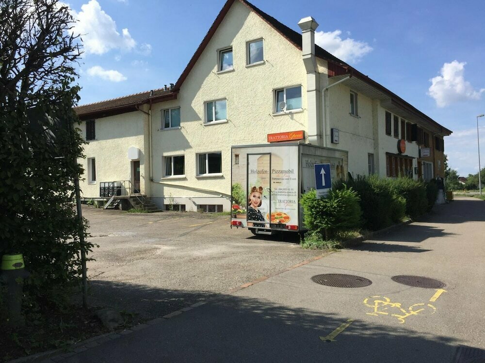 Otel Hostel Airport Oberglatt, Zürih, foto