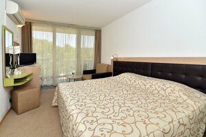 Hotel Nona (Dobrich Province, Balchik, kurort Albena), otel  Albena'dan
