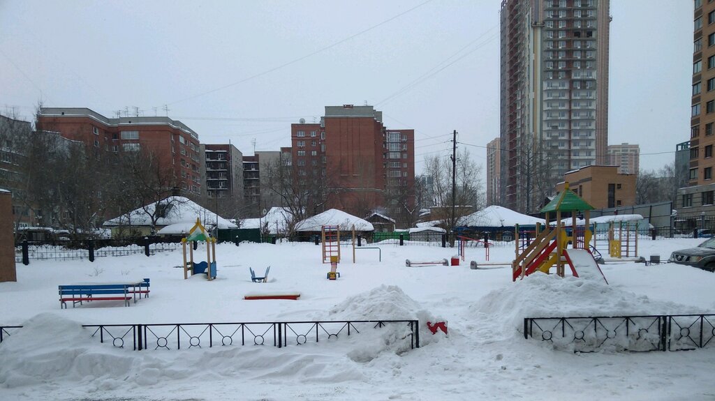 Oyun alanı Playground, Novosibirsk, foto