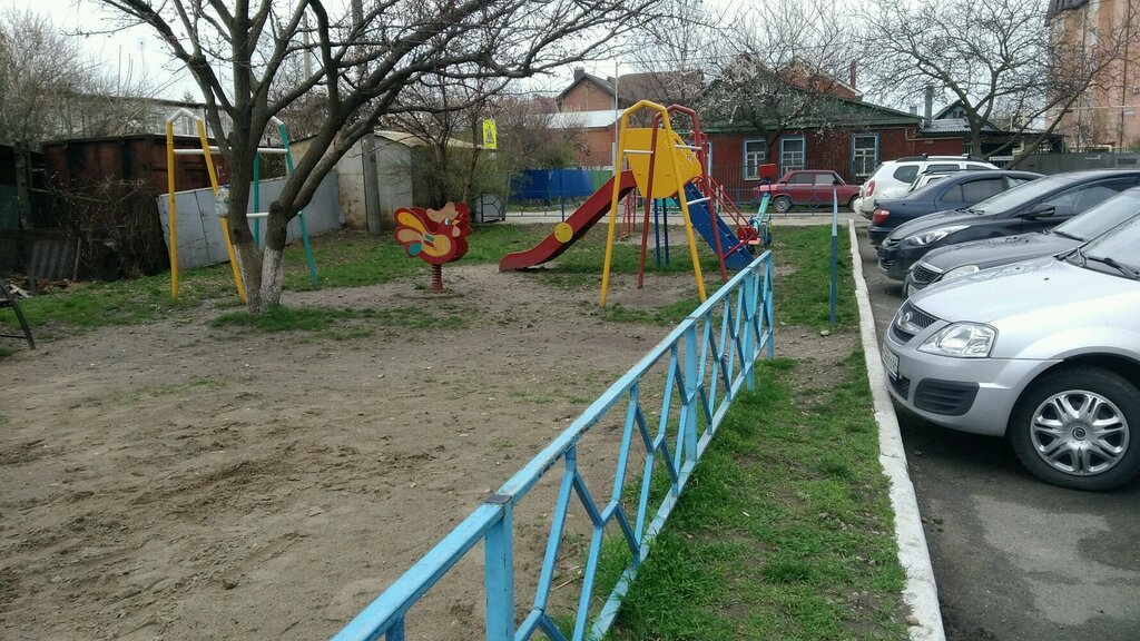 Oyun alanı Playground, Krasnodar, foto