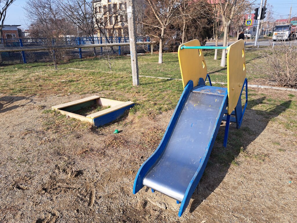 Oyun alanı Детская площадка, Krasnodar, foto