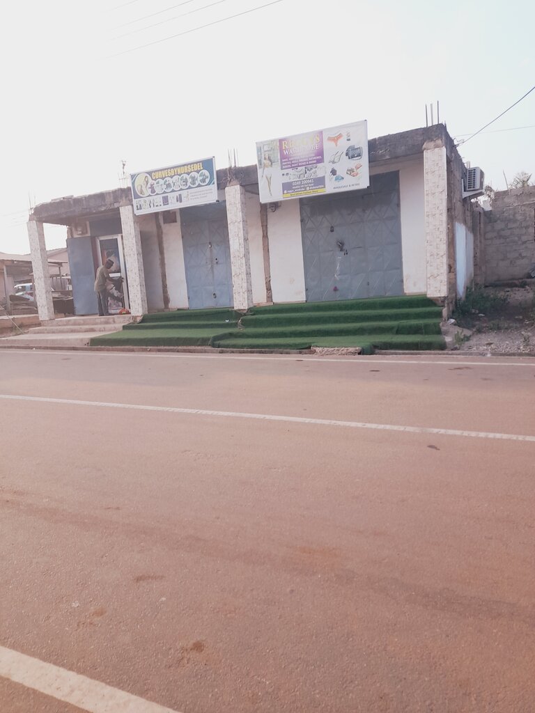 Kozmetik ve parfümeri mağazaları Curves by Nursedel, Dünya, foto