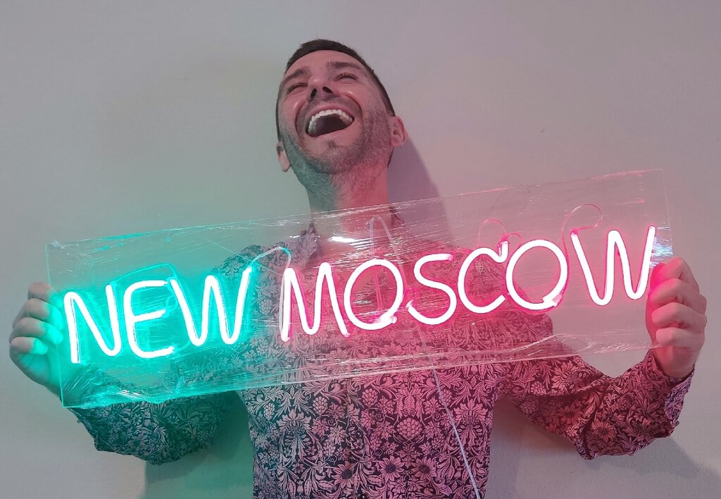 Gazete ve dergiler New Moscow 24 & TiNAO, Moskova, foto
