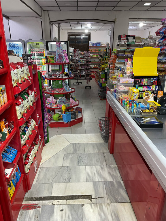 Süpermarket Manana, Gümrü, foto