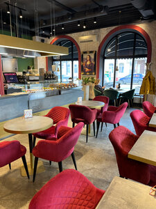 Dolce (Dvortsovaya Street No:6, Ulyanovsk), kafe  Ulyanovsk'tan