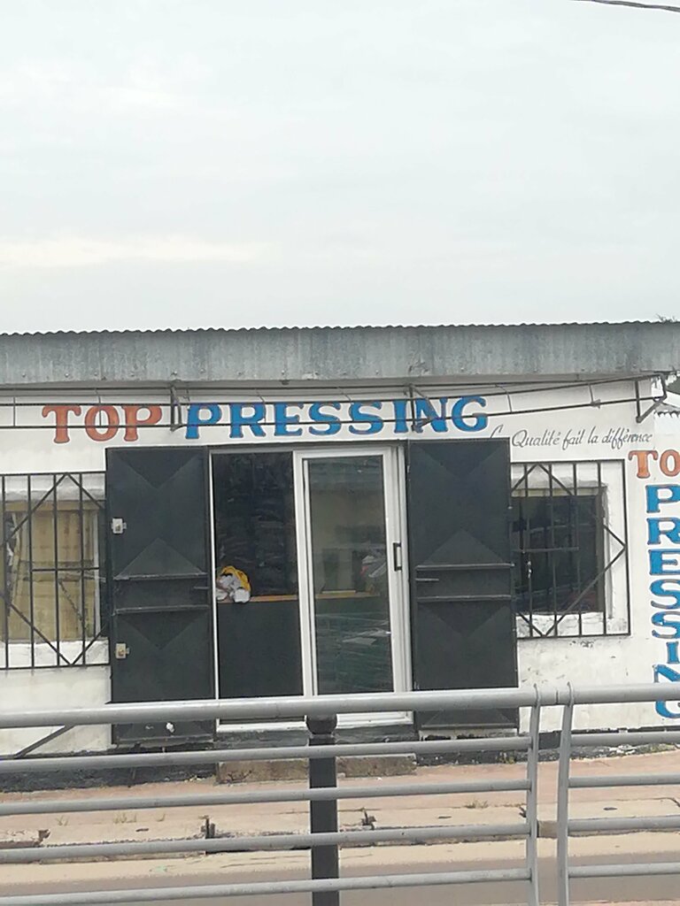 Çamaşırhaneler Top Pressing, Brazzaville, foto