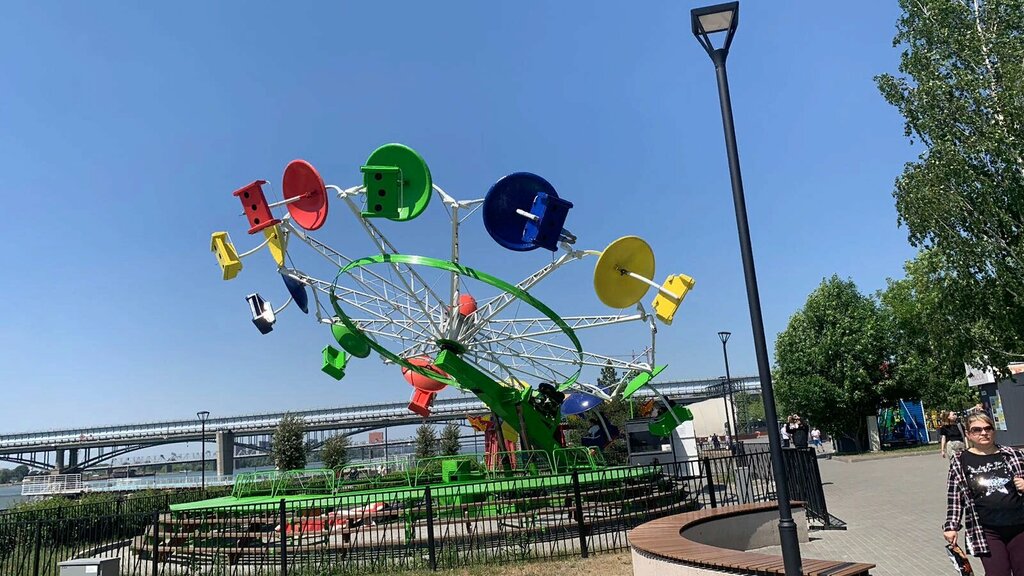 Atraksiyon Орбита, Novosibirsk, foto