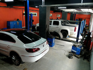 Club 4x4 (6th Lazenki Street No:38с2), otomobil servisi  Moskova'dan