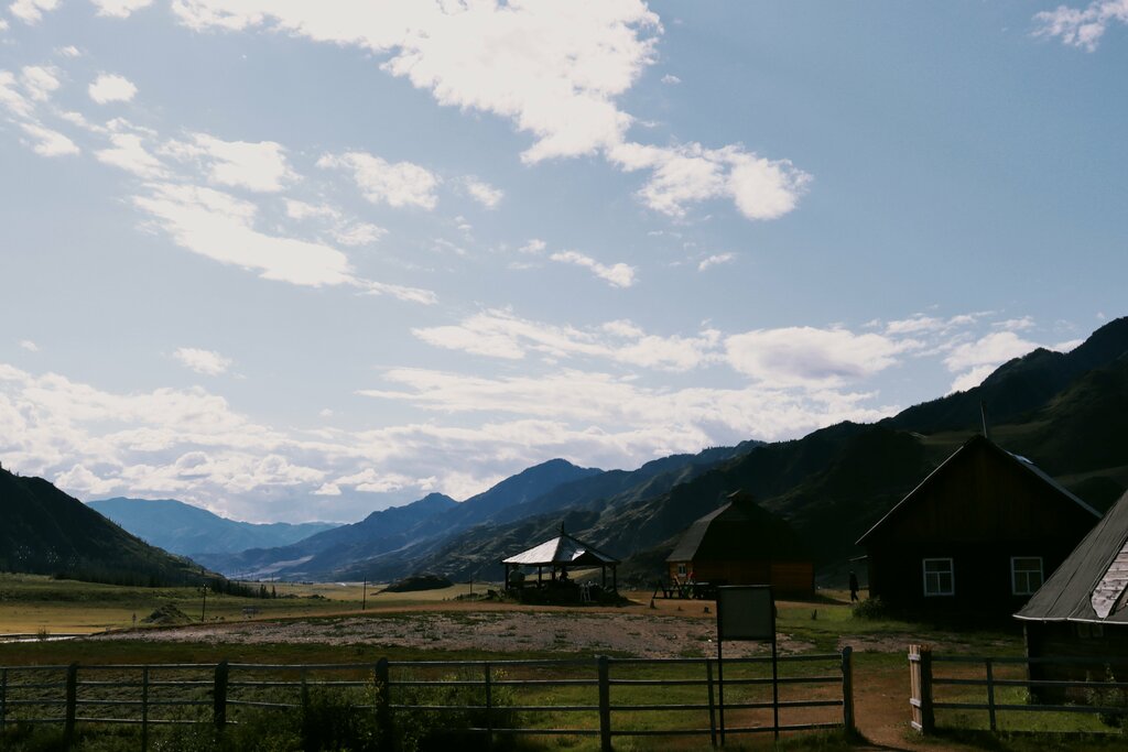 Müzeler ve sanat galerileri Калбак-Таш, Altay Cumhuriyeti, foto