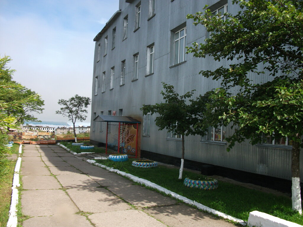Ortaokul Средняя общеобразовательная школа, Sahalin Bölgesi, foto
