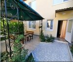 Gostinica Na Revolyucionnaya 21 (Революционная улица No:21), otel  Feodosya'dan (Kefe'den)