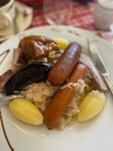 La Cigale (Place aux Aires No:9, Grasse), restoran