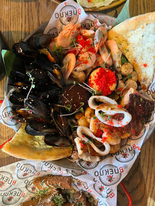 Vpeklo (ulitsa Fersmana No:32А), restoran  Apatity'den