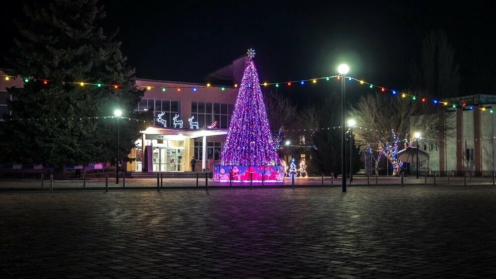 Kültür ocakları Раздольненский районный дом культуры, Kırım Cumhuriyeti, foto