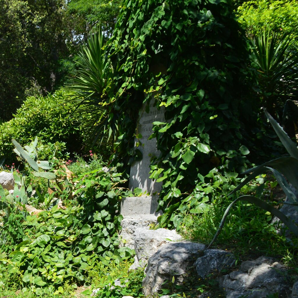 Anıt, heykel Директор НБС Н.А. Гартвис, Kırım Cumhuriyeti, foto