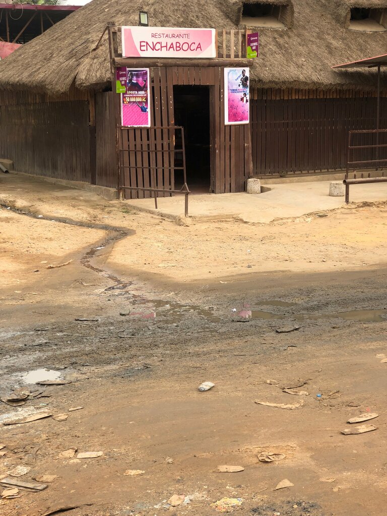 Restoran Enche a Boca, Loanda, foto