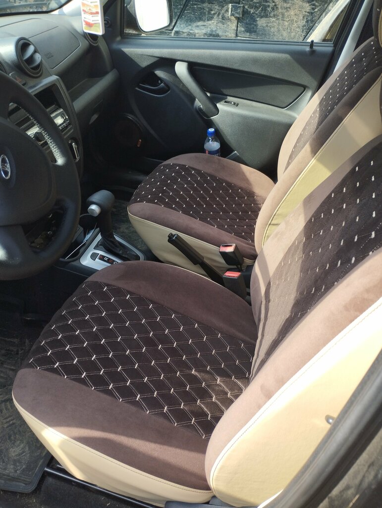 Oto döşeme Zebra, Izhevsk, foto