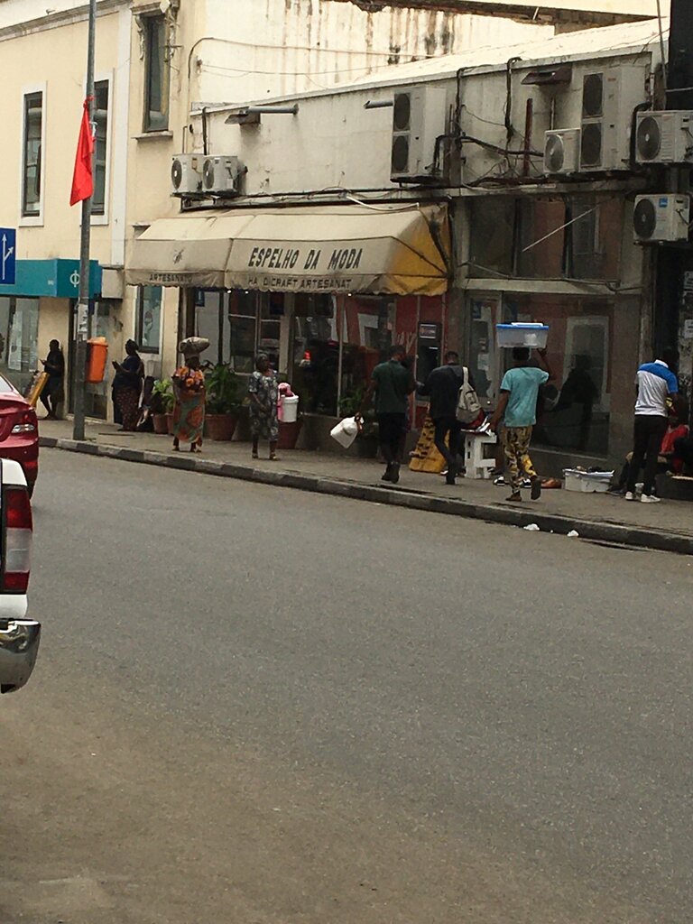Mini-market Espelho da Moda Luanda, Loanda, foto
