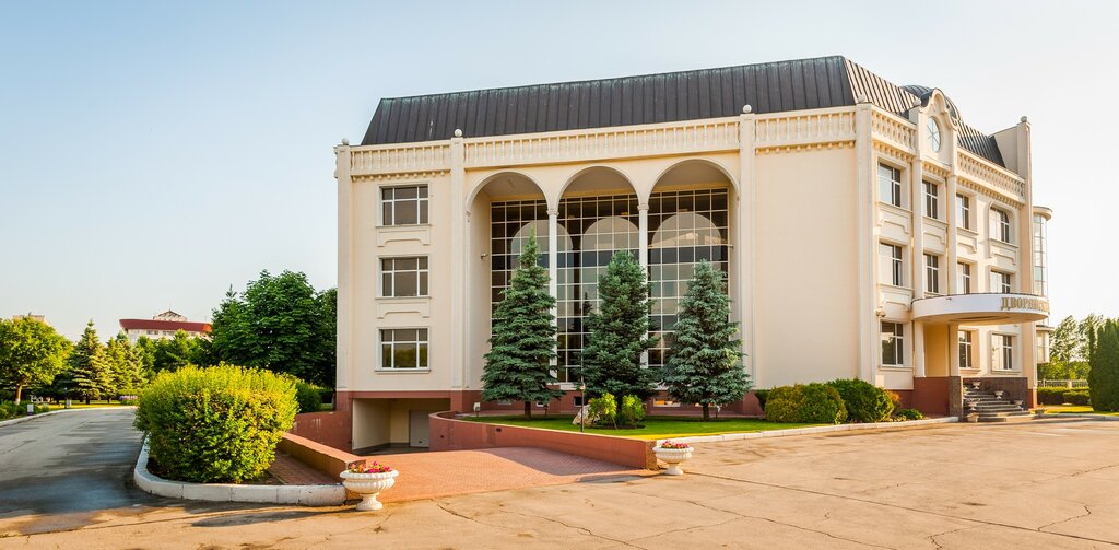 Kültür merkezleri Dvoryansky Dom, Tolyatti (Togliatti), foto