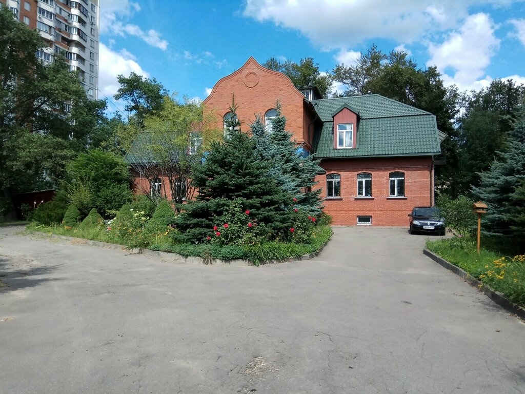 Kütüphaneler Biblioteka hrama Rozhdestva Hristova V Izmaylove, Moskova, foto