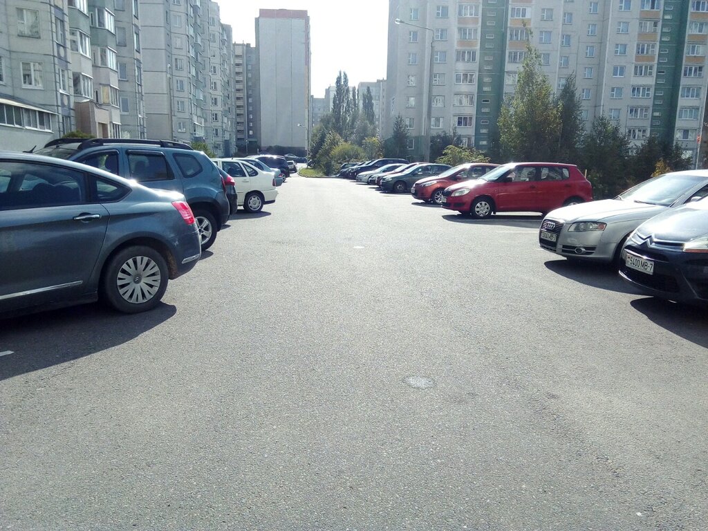 Otoparklar Parking lot, Minsk, foto
