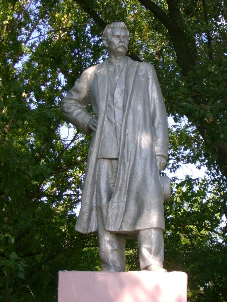 Anıt, heykel М. Горький, Krasnodon, foto