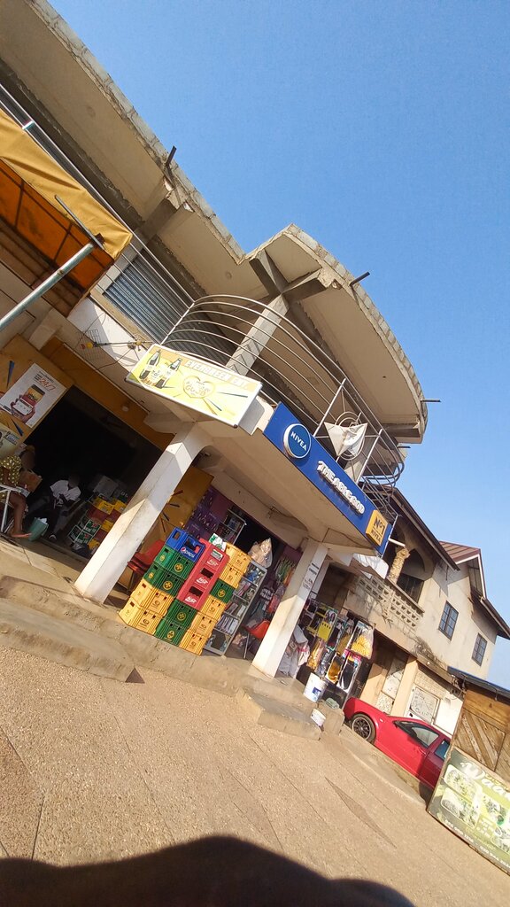 Kozmetik ve parfümeri mağazaları The Able God, Dünya, foto