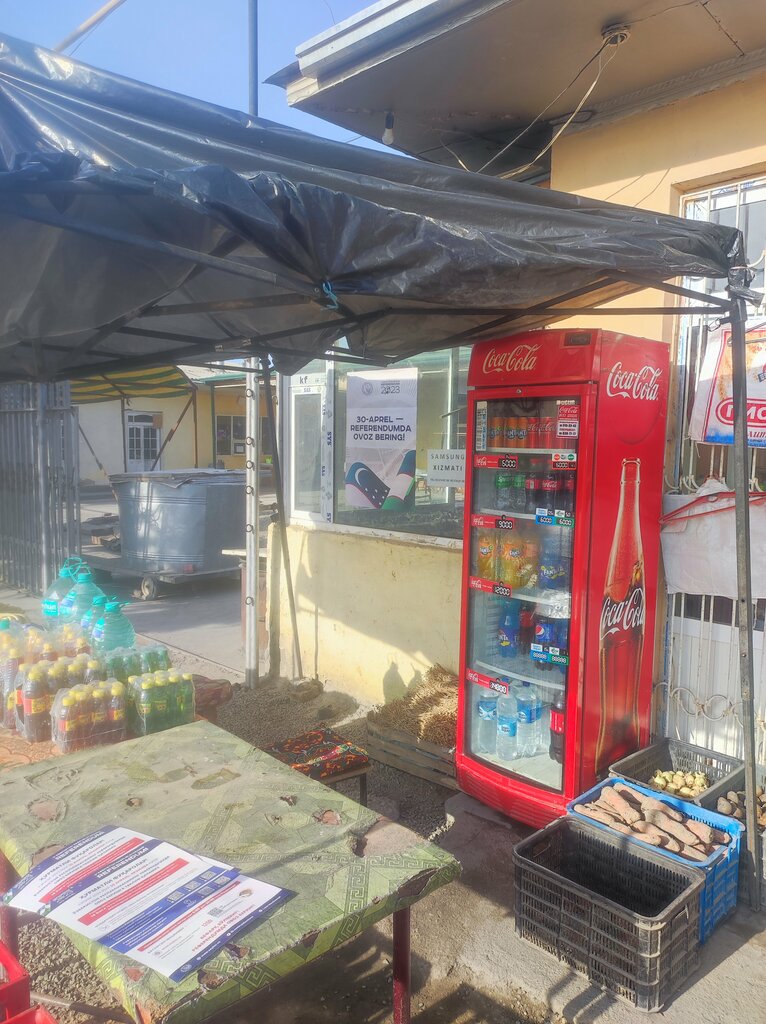 Pazarlar ve çarşılar Kosonsoy Dehkan Bazaar, Nemengan eyaleti, foto