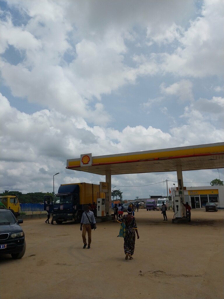 Benzin istasyonu Shell Station, Abican, foto