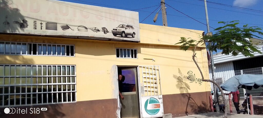 Otomobil satış galerileri Stand Auto Simba, Loanda, foto