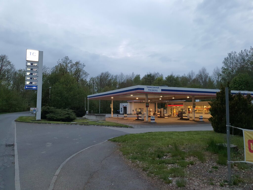 Benzin istasyonu Tankcenter, Freiberg, foto