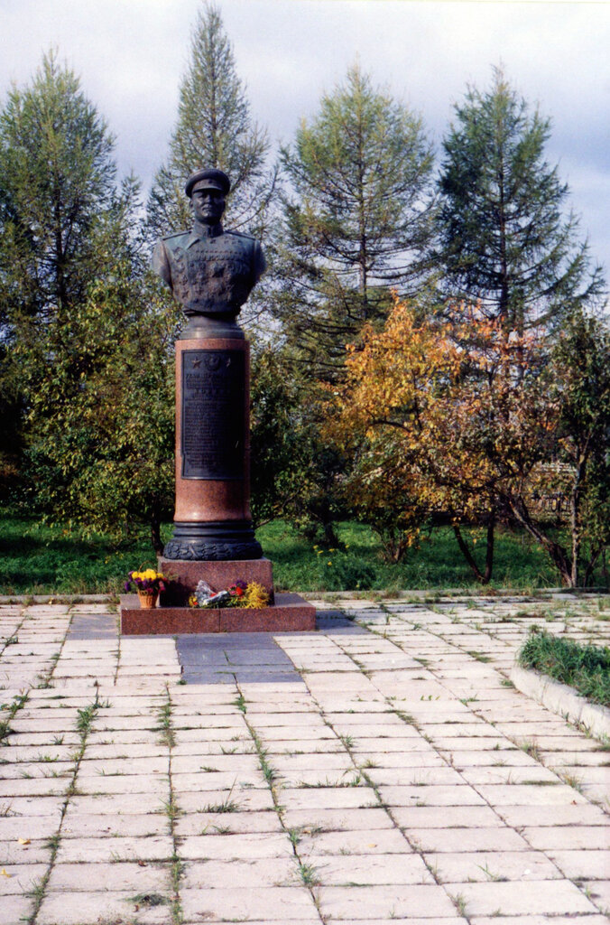 Anıt, heykel И.С. Конев, Kirovskaya oblastı, foto
