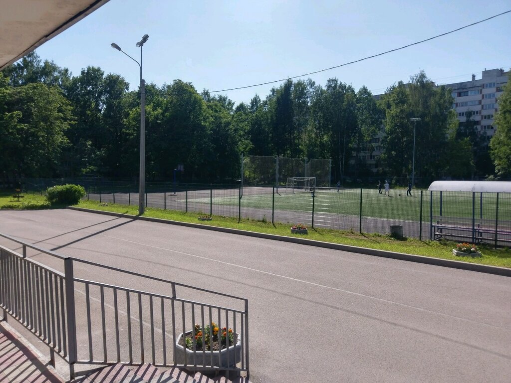 Spor alanı Школьный стадион, Saint‑Petersburg, foto