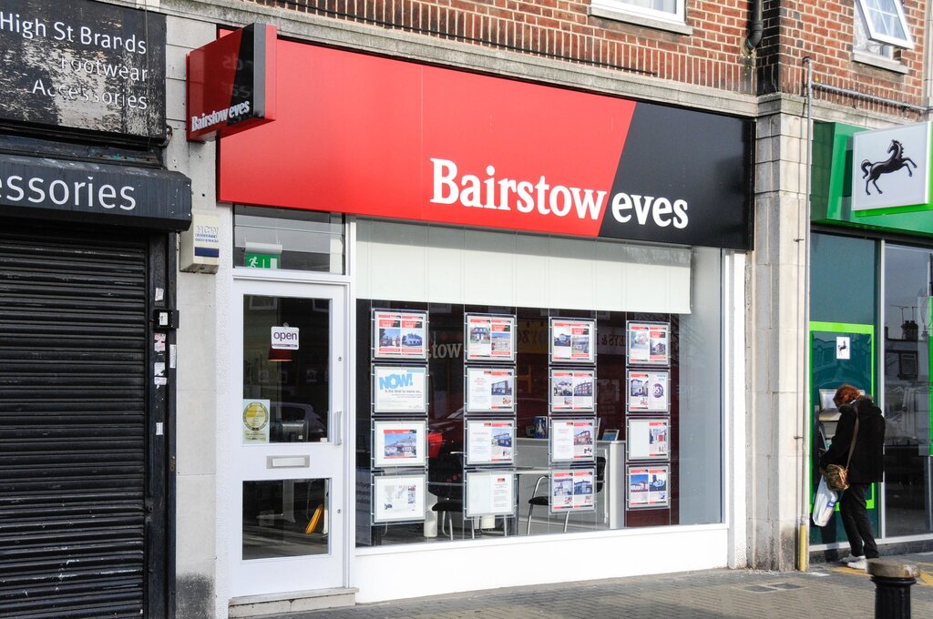 Arazi dizisi Bairstow Eves Estate Agent Collier Row, Londra, foto