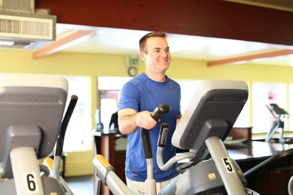 Spor ve eğlence merkezi In Shape Athletic Club, Eugene, foto