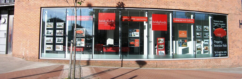 Arazi dizisi Bridgfords Sales and Letting Agents Manchester, İngiltere, foto