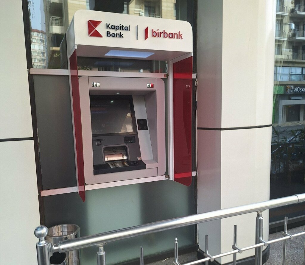 ATM'ler Kapital Bank, Bakü, foto
