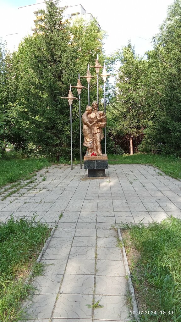 Anıt, heykel Солдату вернувшемуся с войны, Omsk, foto